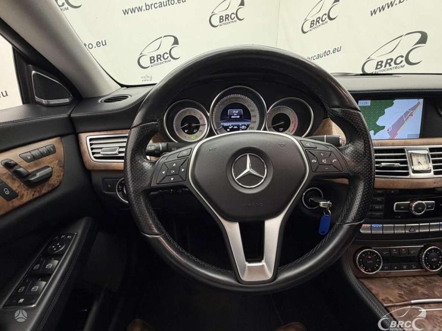 Grey Mercedes-Benz CLS 350 2012 in Vilnius, with an engine capacity of 2.99 L and mileage of 263 thousand km for 12900 €, photo 30 on AUTOMOTO.COM.LV