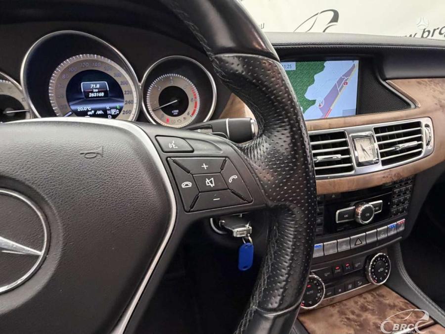 Grey Mercedes-Benz CLS 350 2012 in Vilnius, with an engine capacity of 2.99 L and mileage of 263 thousand km for 12900 €, photo 31 on AUTOMOTO.COM.LV