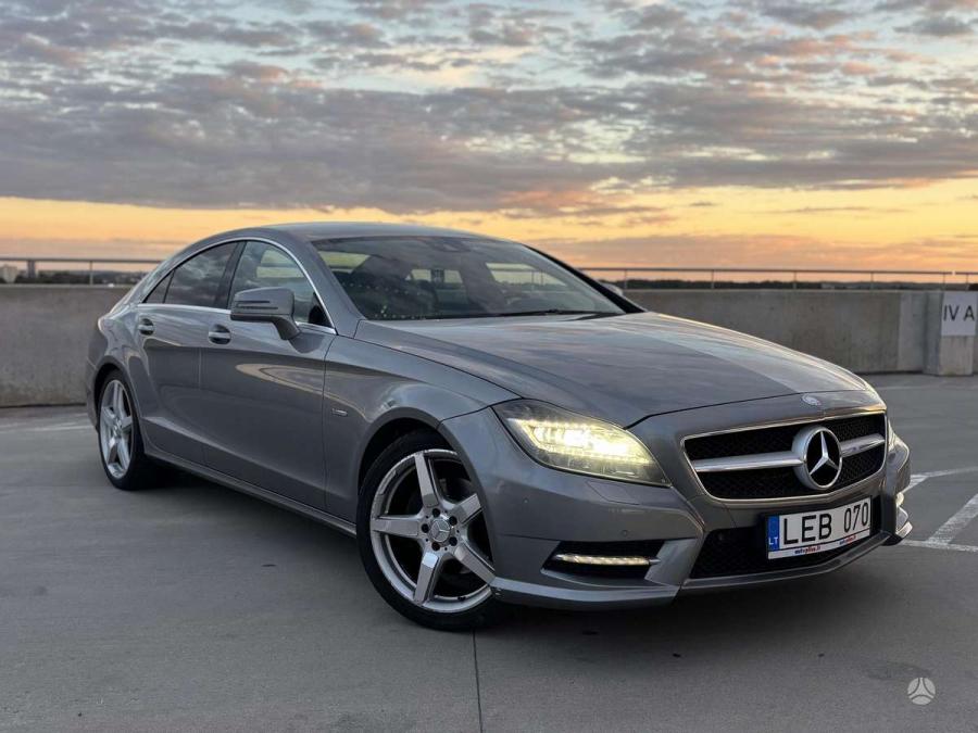 Pelēks Mercedes-Benz CLS 350 2012 Viļņa, ar dzinēja tilpumu 2.99 L un nobraukumu 350 tūkst. km par 10350 €, foto 3 vietnē AUTOMOTO.COM.LV