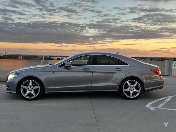 Grey Mercedes-Benz CLS 350 2012 in Vilnius, with an engine capacity of 2.99 L and mileage of 350 thousand km for 10350 €, photo 6 on AUTOMOTO.COM.LV