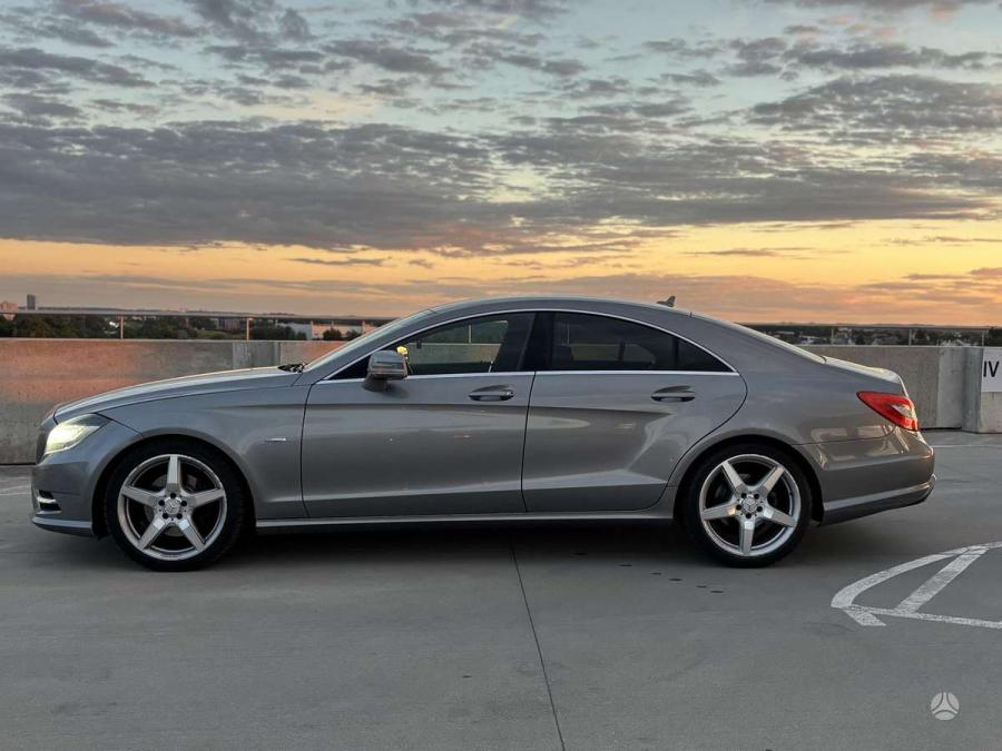 Pelēks Mercedes-Benz CLS 350 2012 Viļņa, ar dzinēja tilpumu 2.99 L un nobraukumu 350 tūkst. km par 10350 €, foto 7 vietnē AUTOMOTO.COM.LV
