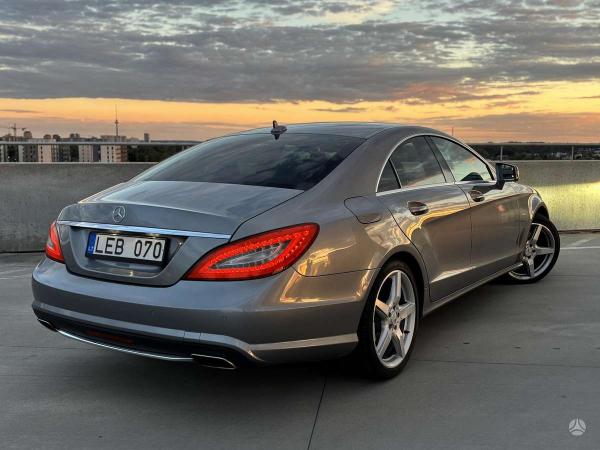 Grey Mercedes-Benz CLS 350 2012 in Vilnius, with an engine capacity of 2.99 L and mileage of 350 thousand km for 10350 €, photo 7 on AUTOMOTO.COM.LV