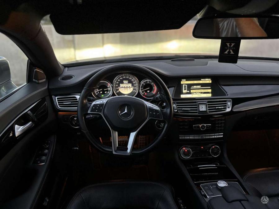 Pelēks Mercedes-Benz CLS 350 2012 Viļņa, ar dzinēja tilpumu 2.99 L un nobraukumu 350 tūkst. km par 10350 €, foto 17 vietnē AUTOMOTO.COM.LV