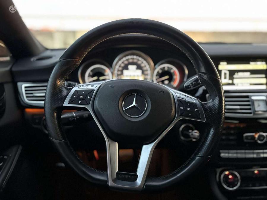 Pelēks Mercedes-Benz CLS 350 2012 Viļņa, ar dzinēja tilpumu 2.99 L un nobraukumu 350 tūkst. km par 10350 €, foto 18 vietnē AUTOMOTO.COM.LV