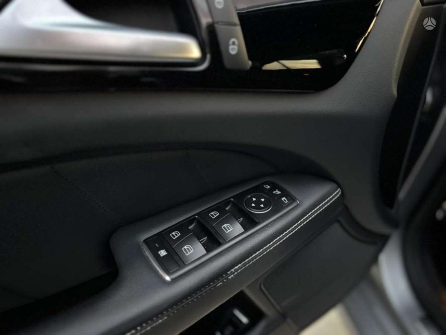 Pelēks Mercedes-Benz CLS 350 2012 Viļņa, ar dzinēja tilpumu 2.99 L un nobraukumu 350 tūkst. km par 10350 €, foto 22 vietnē AUTOMOTO.COM.LV