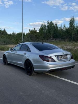 Grey Mercedes-Benz CLS 350 2012 in Visaginas, with an engine capacity of 2.99 L and mileage of 285 thousand km for 12000 €, photo 5 on AUTOMOTO.COM.LV