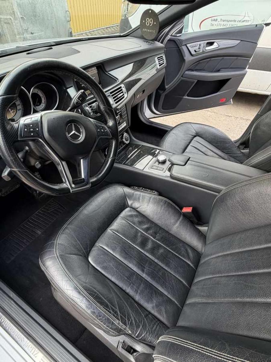 Grey Mercedes-Benz CLS 350 2012 in Visaginas, with an engine capacity of 2.99 L and mileage of 285 thousand km for 12000 €, photo 7 on AUTOMOTO.COM.LV