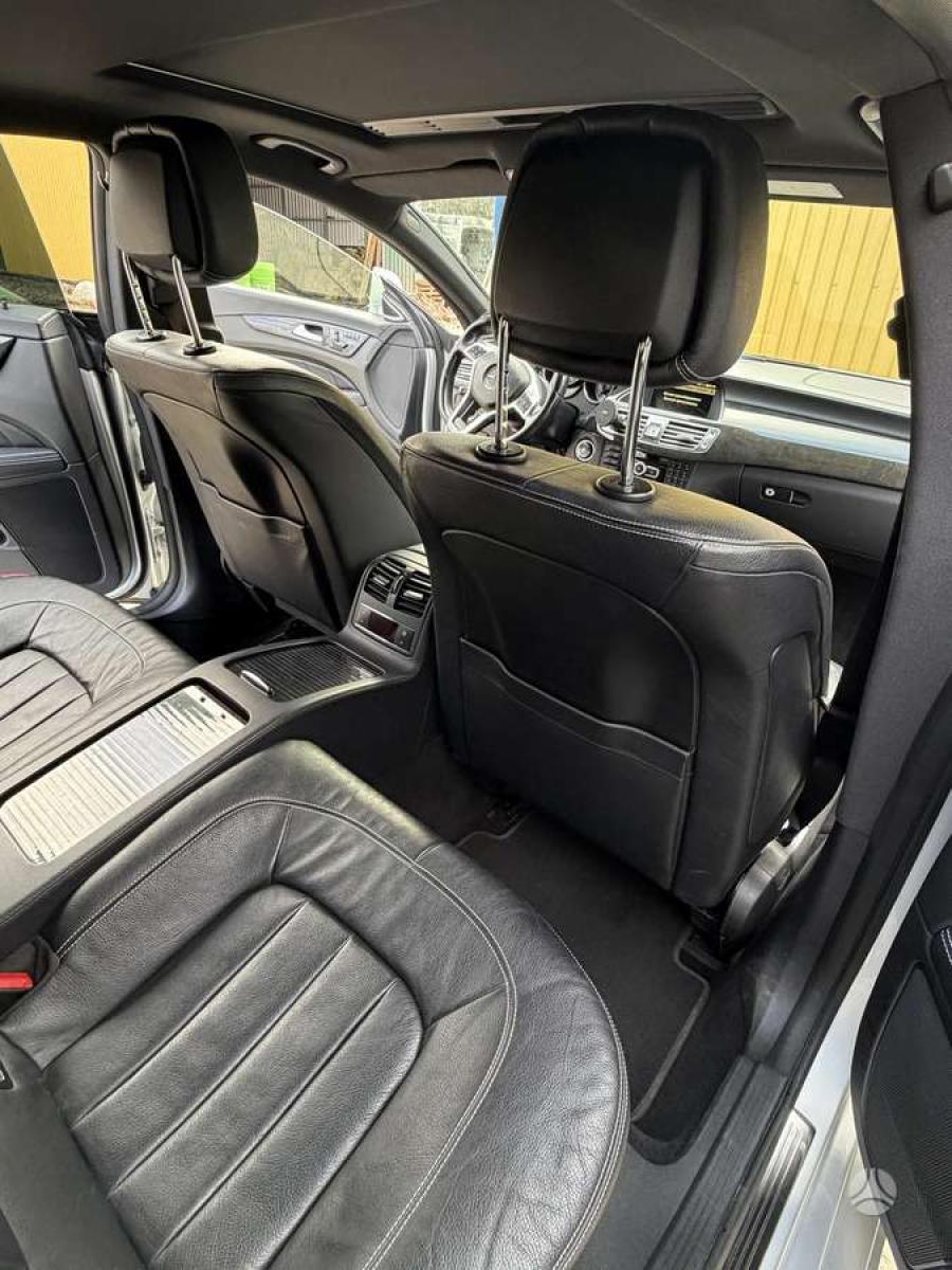 Grey Mercedes-Benz CLS 350 2012 in Visaginas, with an engine capacity of 2.99 L and mileage of 285 thousand km for 12000 €, photo 12 on AUTOMOTO.COM.LV