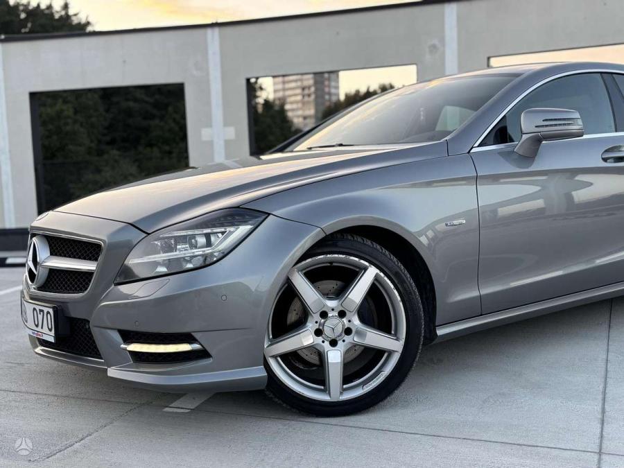Pelēks Mercedes-Benz CLS 350 2012 Viļņa, ar dzinēja tilpumu 2.99 L un nobraukumu 350 tūkst. km par 10650 €, foto 4 vietnē AUTOMOTO.COM.LV