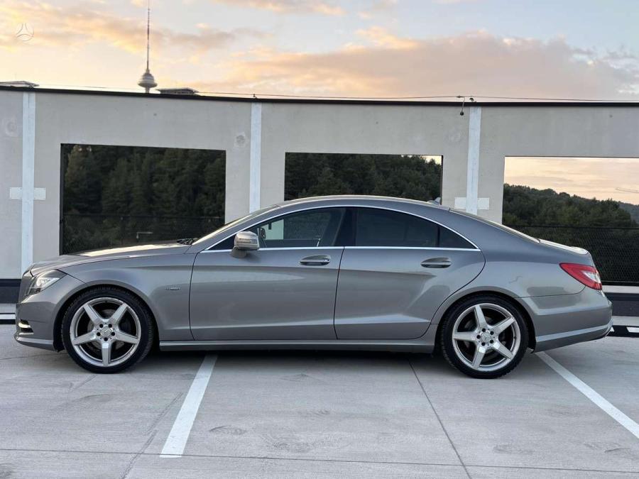 Pelēks Mercedes-Benz CLS 350 2012 Viļņa, ar dzinēja tilpumu 2.99 L un nobraukumu 350 tūkst. km par 10650 €, foto 6 vietnē AUTOMOTO.COM.LV
