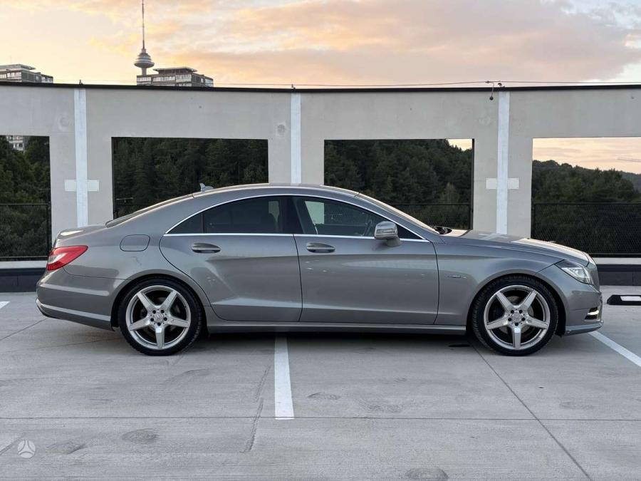 Pelēks Mercedes-Benz CLS 350 2012 Viļņa, ar dzinēja tilpumu 2.99 L un nobraukumu 350 tūkst. km par 10650 €, foto 7 vietnē AUTOMOTO.COM.LV