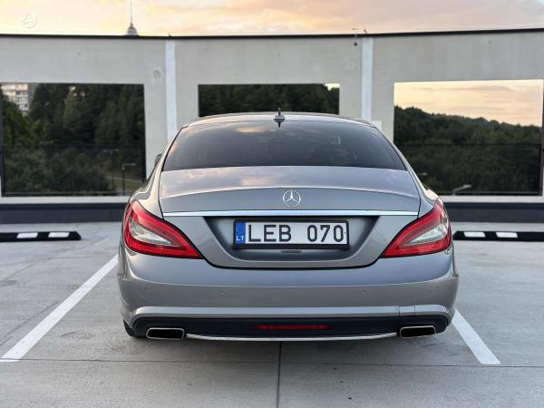 Grey Mercedes-Benz CLS 350 2012 in Vilnius, with an engine capacity of 2.99 L and mileage of 350 thousand km for 10650 €, photo 10 on AUTOMOTO.COM.LV