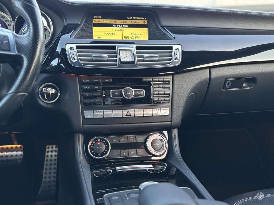 Grey Mercedes-Benz CLS 350 2012 in Vilnius, with an engine capacity of 2.99 L and mileage of 350 thousand km for 10650 €, photo 19 on AUTOMOTO.COM.LV