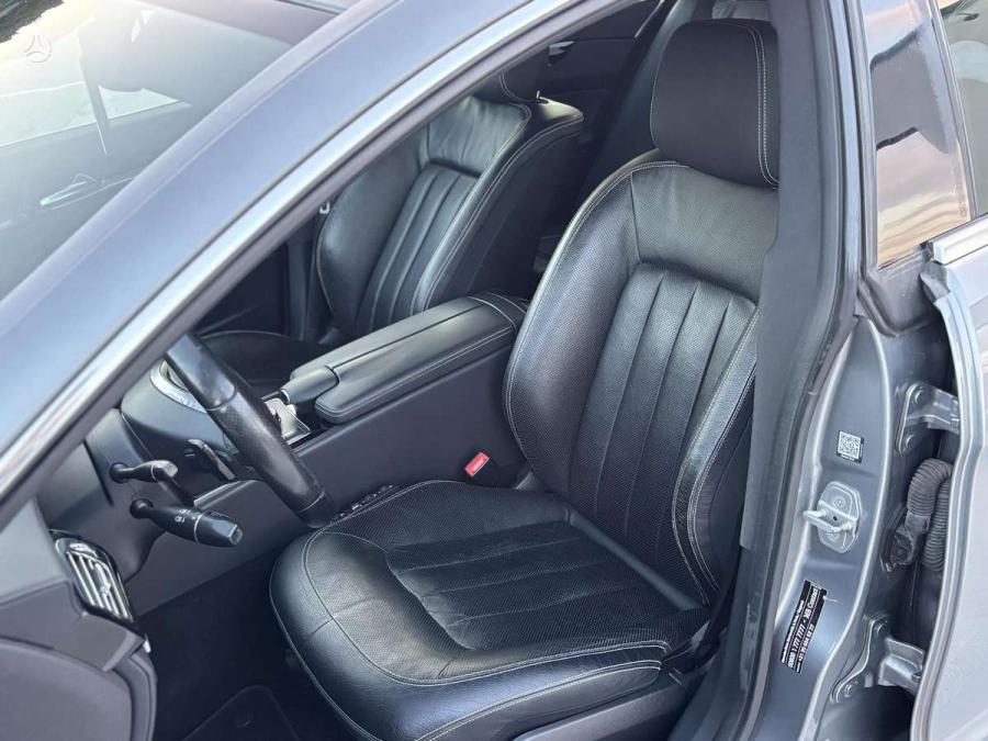 Grey Mercedes-Benz CLS 350 2012 in Vilnius, with an engine capacity of 2.99 L and mileage of 350 thousand km for 10650 €, photo 22 on AUTOMOTO.COM.LV