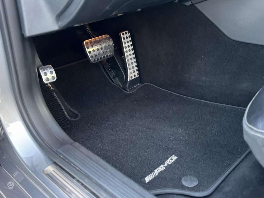 Grey Mercedes-Benz CLS 350 2012 in Vilnius, with an engine capacity of 2.99 L and mileage of 350 thousand km for 10650 €, photo 26 on AUTOMOTO.COM.LV