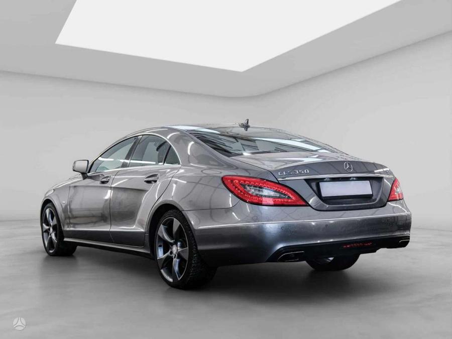 Grey Mercedes-Benz CLS 350 2012 in Kaunas, with an engine capacity of 3.00 L and mileage of 280 thousand km for 10900 €, photo 3 on AUTOMOTO.COM.LV