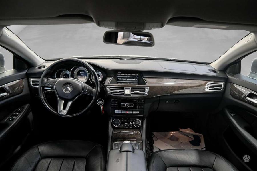 Grey Mercedes-Benz CLS 350 2012 in Kaunas, with an engine capacity of 3.00 L and mileage of 280 thousand km for 10900 €, photo 10 on AUTOMOTO.COM.LV