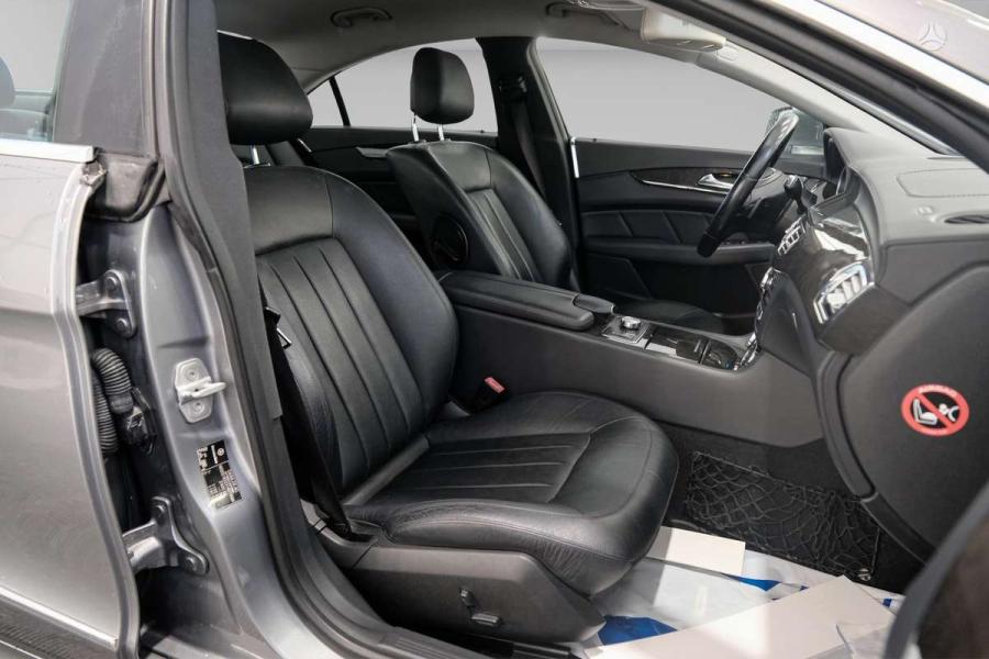 Grey Mercedes-Benz CLS 350 2012 in Kaunas, with an engine capacity of 3.00 L and mileage of 280 thousand km for 10900 €, photo 12 on AUTOMOTO.COM.LV