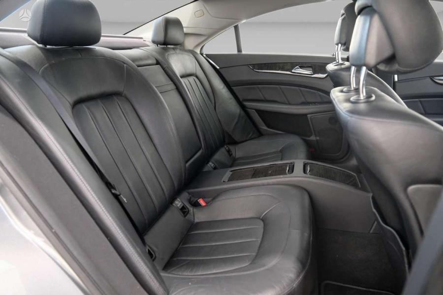 Grey Mercedes-Benz CLS 350 2012 in Kaunas, with an engine capacity of 3.00 L and mileage of 280 thousand km for 10900 €, photo 13 on AUTOMOTO.COM.LV