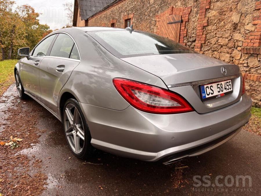 Grey Mercedes-Benz CLS 350 2012 in Bauska, with an engine capacity of 3.00 L and mileage of 344 thousand km for 7500 €, photo 5 on AUTOMOTO.COM.LV