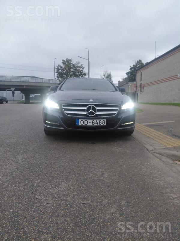 Pelēks Mercedes-Benz CLS 350 2013 Rīga, ar dzinēja tilpumu 3.00 L un nobraukumu 222 tūkst. km par 13500 €, foto 1 vietnē AUTOMOTO.COM.LV