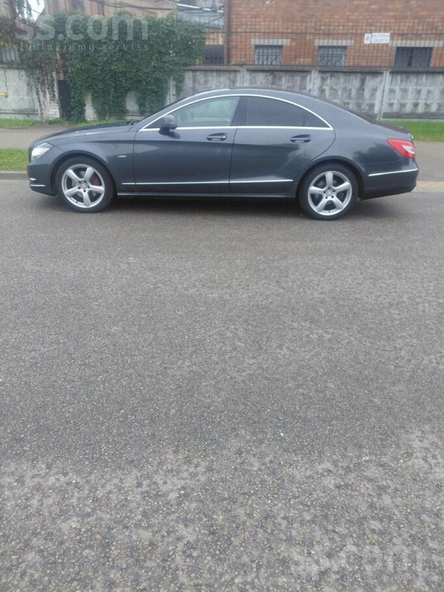 Grey Mercedes-Benz CLS 350 2013 in Riga, with an engine capacity of 3.00 L and mileage of 222 thousand km for 13500 €, photo 5 on AUTOMOTO.COM.LV