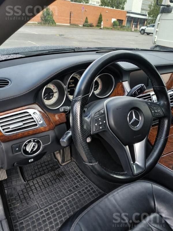 Pelēks Mercedes-Benz CLS 350 2013 Rīga, ar dzinēja tilpumu 3.00 L un nobraukumu 222 tūkst. km par 13500 €, foto 6 vietnē AUTOMOTO.COM.LV