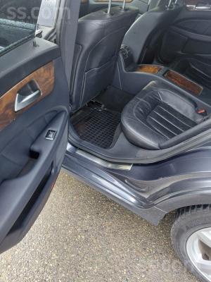 Grey Mercedes-Benz CLS 350 2013 in Riga, with an engine capacity of 3.00 L and mileage of 222 thousand km for 13500 €, photo 7 on AUTOMOTO.COM.LV