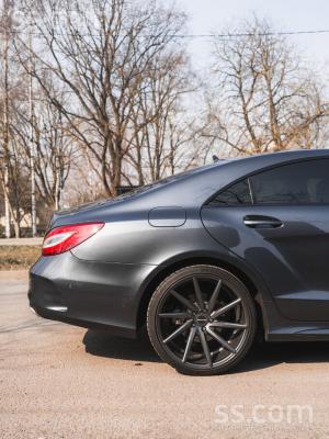 Pelēks Mercedes-Benz CLS 350 2014 Ogre, ar dzinēja tilpumu 3.00 L un nobraukumu 240 tūkst. km par 24000 €, foto 6 vietnē AUTOMOTO.COM.LV