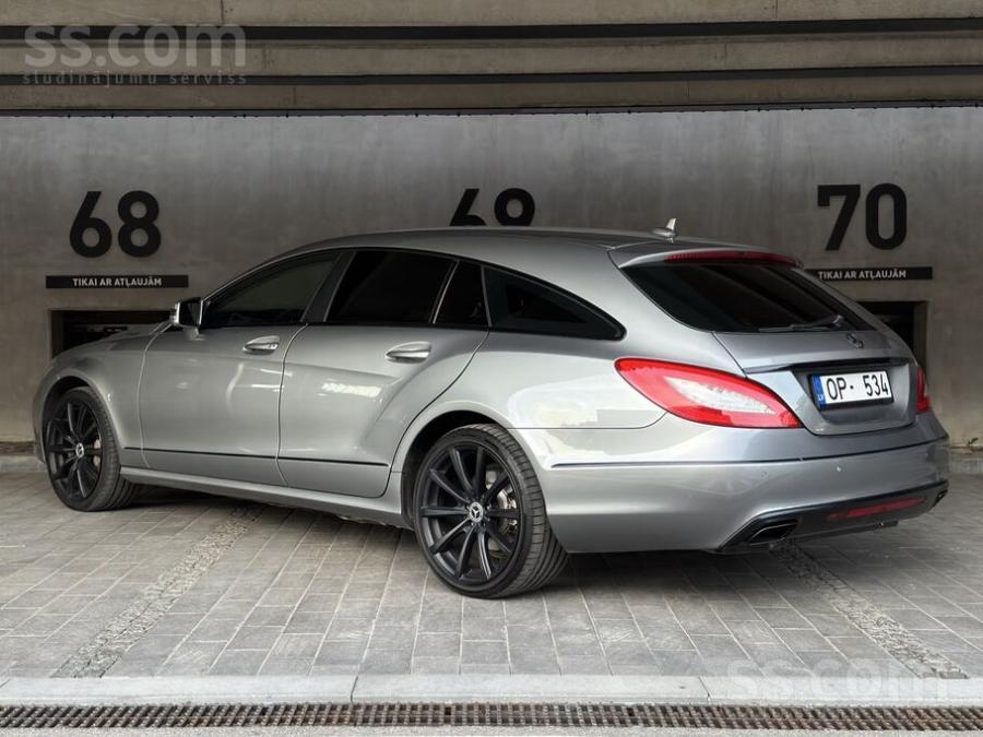 Pelēks Mercedes-Benz CLS 350 2013 Rīga, ar dzinēja tilpumu 3.00 L un nobraukumu 242 tūkst. km par 8790 €, foto 9 vietnē AUTOMOTO.COM.LV