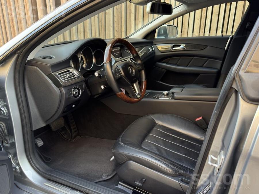 Pelēks Mercedes-Benz CLS 350 2013 Rīga, ar dzinēja tilpumu 3.00 L un nobraukumu 242 tūkst. km par 8790 €, foto 12 vietnē AUTOMOTO.COM.LV