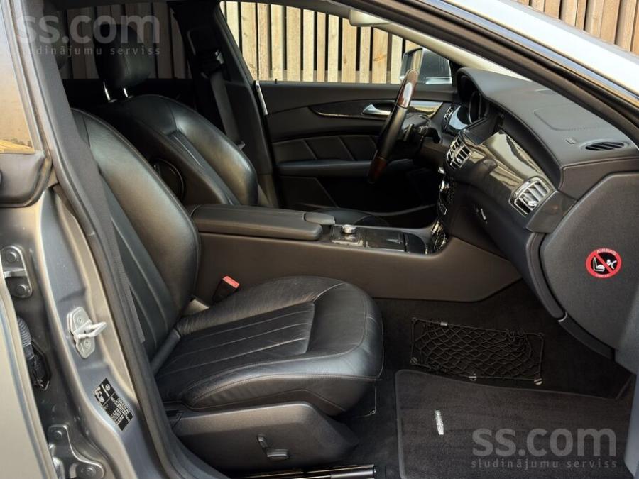 Pelēks Mercedes-Benz CLS 350 2013 Rīga, ar dzinēja tilpumu 3.00 L un nobraukumu 242 tūkst. km par 8790 €, foto 16 vietnē AUTOMOTO.COM.LV