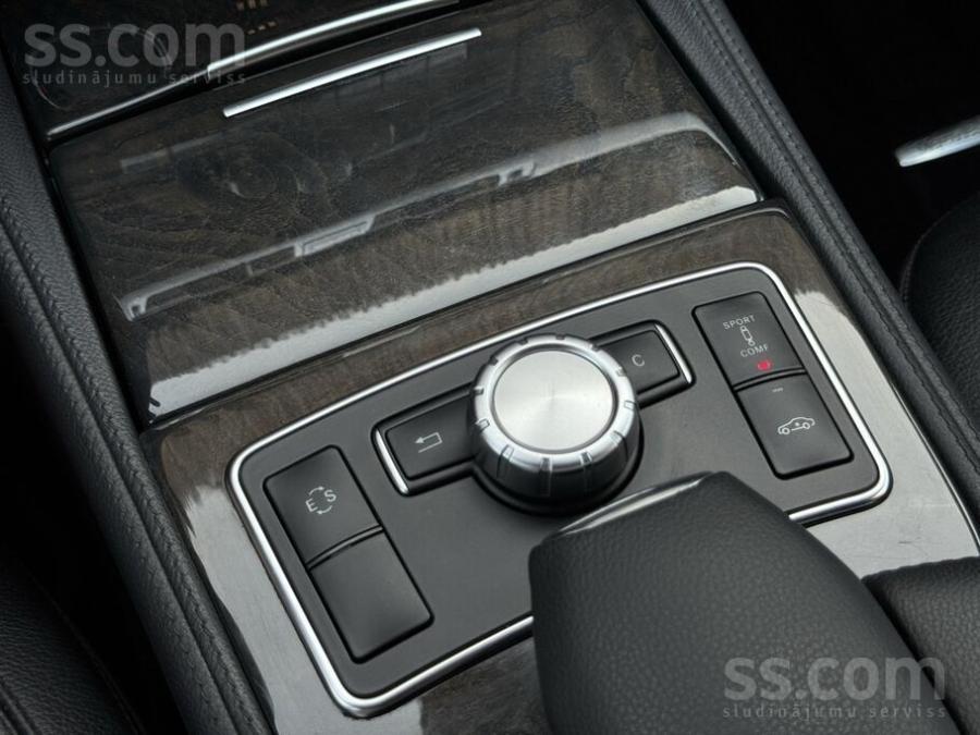 Pelēks Mercedes-Benz CLS 350 2013 Rīga, ar dzinēja tilpumu 3.00 L un nobraukumu 242 tūkst. km par 8790 €, foto 25 vietnē AUTOMOTO.COM.LV