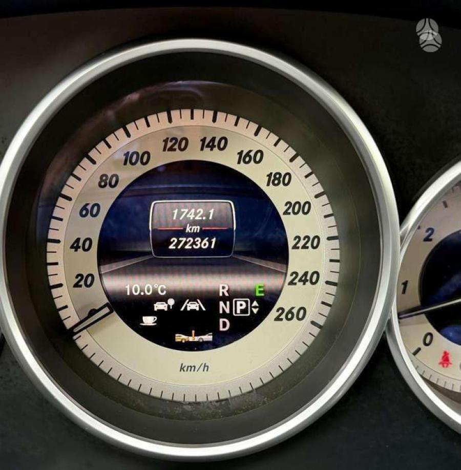 Grey Mercedes-Benz CLS 350 2013 in Siauliai, with an engine capacity of 2.99 L and mileage of 272 thousand km for 13750 €, photo 38 on AUTOMOTO.COM.LV