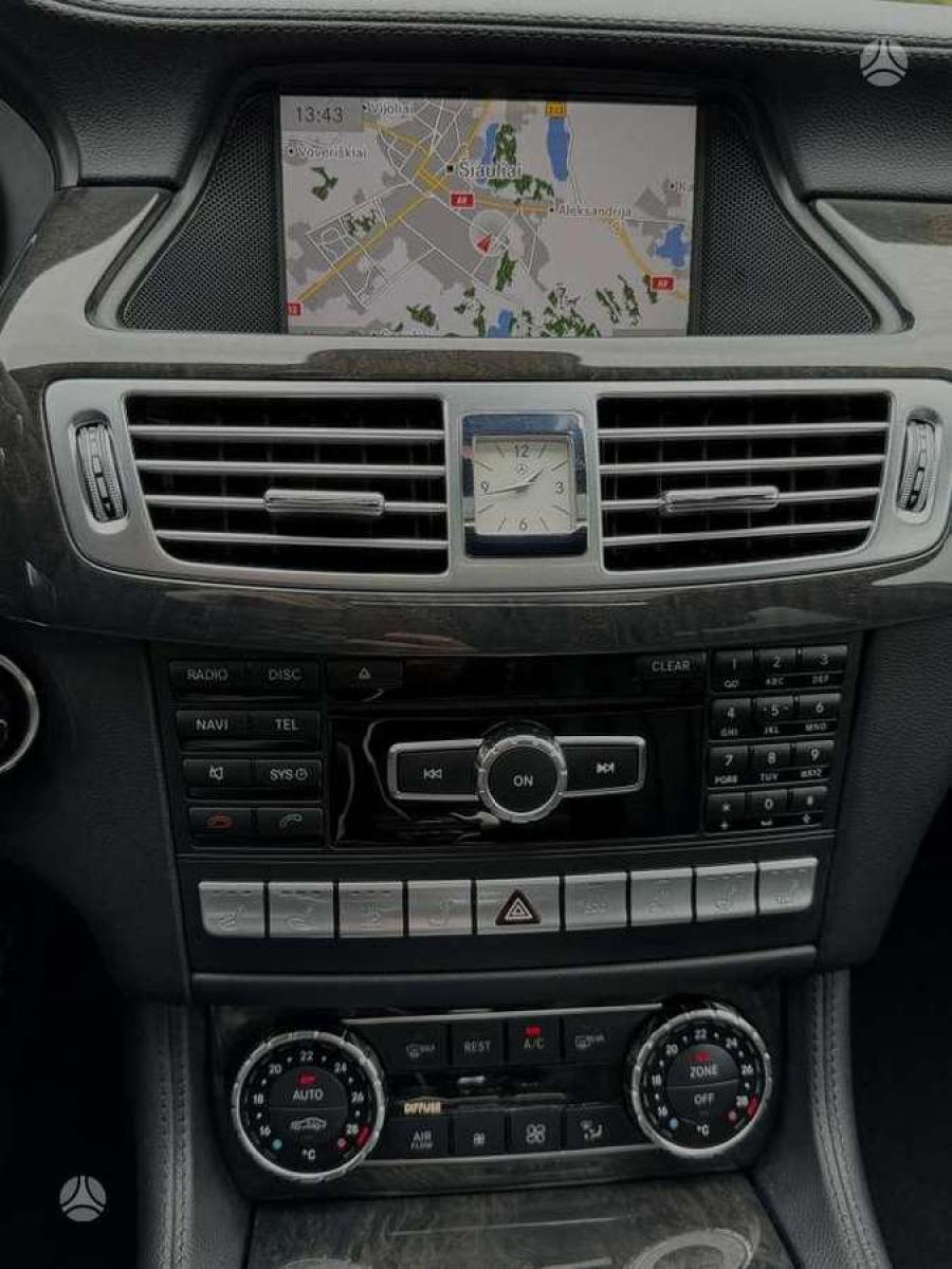 Grey Mercedes-Benz CLS 350 2013 in Siauliai, with an engine capacity of 2.99 L and mileage of 272 thousand km for 13750 €, photo 32 on AUTOMOTO.COM.LV