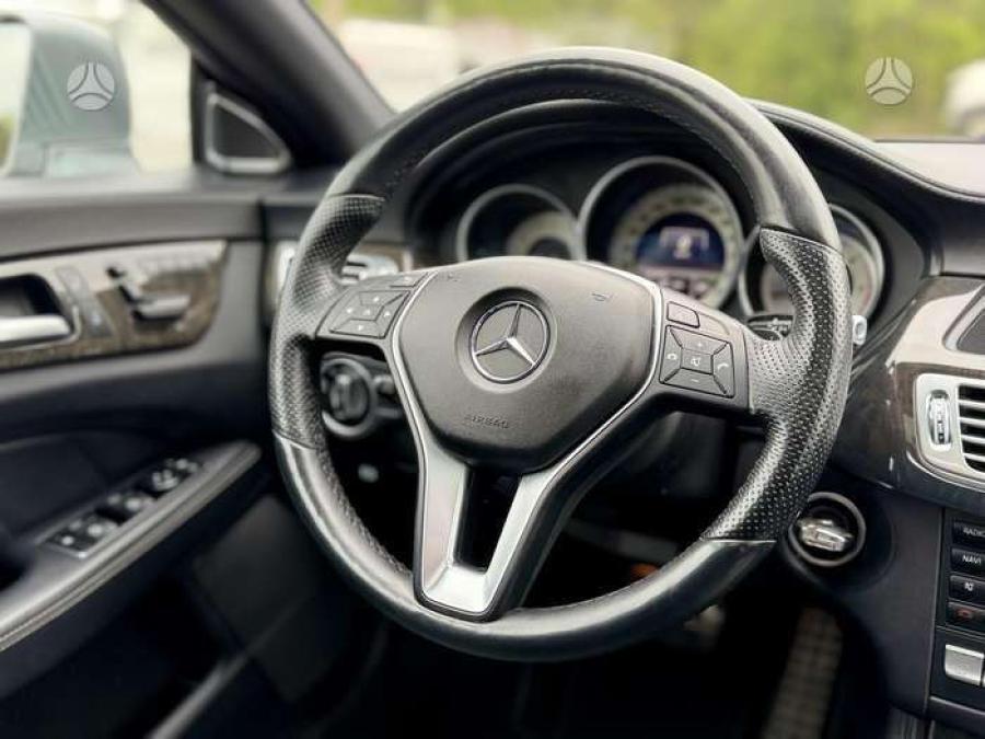 Grey Mercedes-Benz CLS 350 2013 in Siauliai, with an engine capacity of 2.99 L and mileage of 272 thousand km for 13750 €, photo 23 on AUTOMOTO.COM.LV