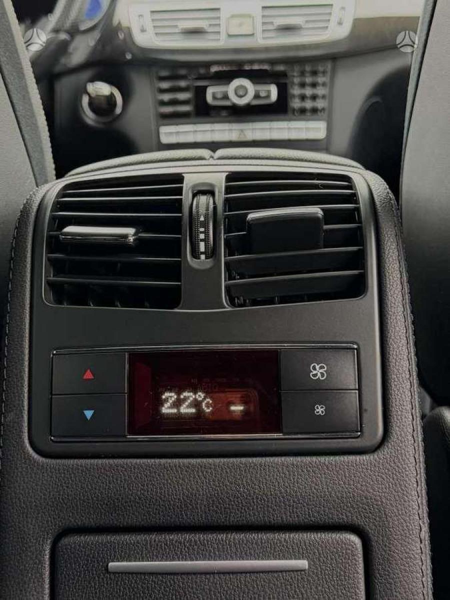 Grey Mercedes-Benz CLS 350 2013 in Siauliai, with an engine capacity of 2.99 L and mileage of 272 thousand km for 13750 €, photo 37 on AUTOMOTO.COM.LV