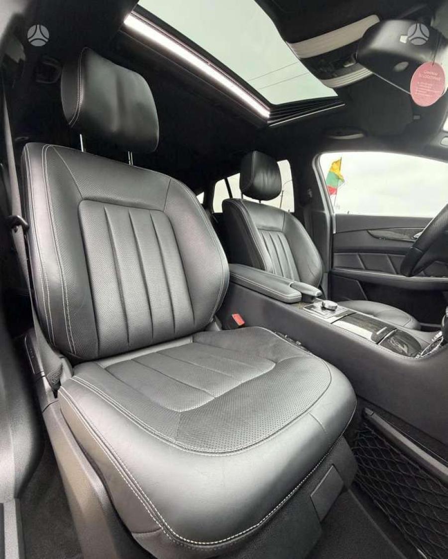 Pelēks Mercedes-Benz CLS 350 2013 Šauļi, ar dzinēja tilpumu 2.99 L un nobraukumu 272 tūkst. km par 13750 €, foto 26 vietnē AUTOMOTO.COM.LV