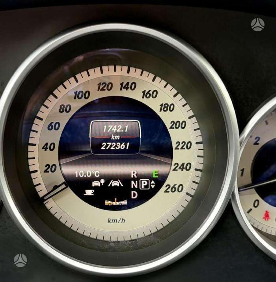Pelēks Mercedes-Benz CLS 350 2013 Šauļi, ar dzinēja tilpumu 2.99 L un nobraukumu 272 tūkst. km par 13750 €, foto 38 vietnē AUTOMOTO.COM.LV