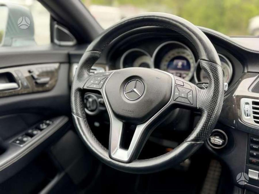 Pelēks Mercedes-Benz CLS 350 2013 Šauļi, ar dzinēja tilpumu 2.99 L un nobraukumu 272 tūkst. km par 13750 €, foto 23 vietnē AUTOMOTO.COM.LV