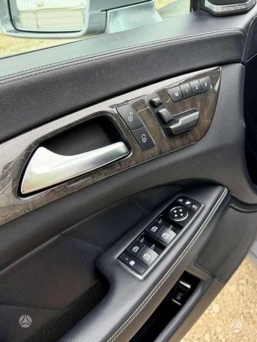 Pelēks Mercedes-Benz CLS 350 2013 Šauļi, ar dzinēja tilpumu 2.99 L un nobraukumu 272 tūkst. km par 13750 €, foto 30 vietnē AUTOMOTO.COM.LV