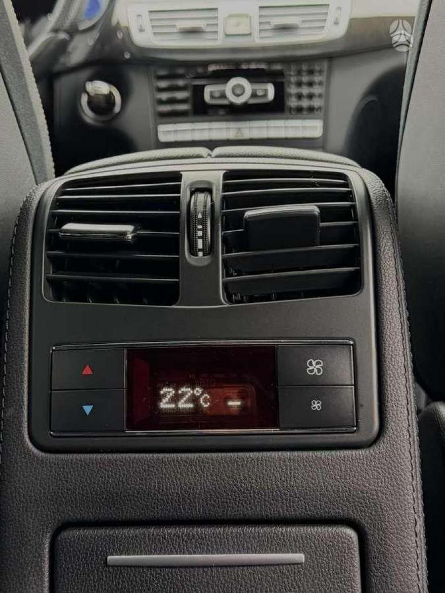 Pelēks Mercedes-Benz CLS 350 2013 Šauļi, ar dzinēja tilpumu 2.99 L un nobraukumu 272 tūkst. km par 13750 €, foto 37 vietnē AUTOMOTO.COM.LV