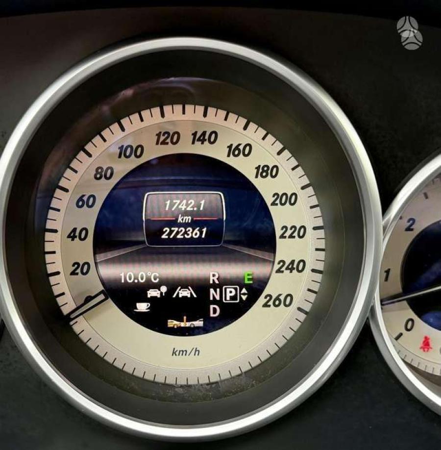 Pelēks Mercedes-Benz CLS 350 2013 Šauļi, ar dzinēja tilpumu 2.99 L un nobraukumu 272 tūkst. km par 13750 €, foto 38 vietnē AUTOMOTO.COM.LV