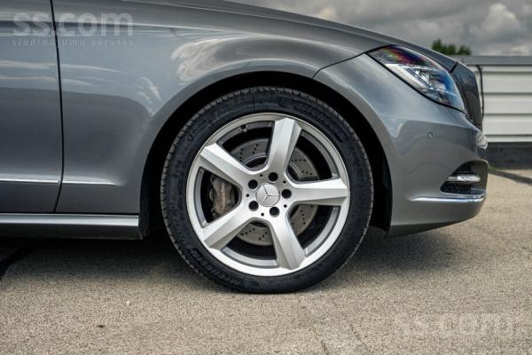 Мерседес ЦЛС 350 2013 в Рига на AUTOMOTO.COM.LV Серый Мерседес ЦЛС 350 2013 в Рига, объемом двигателя 3.00 л и пробегом 236 тыс. км за 12990 €, фото 9 на AUTOMOTO.COM.LV