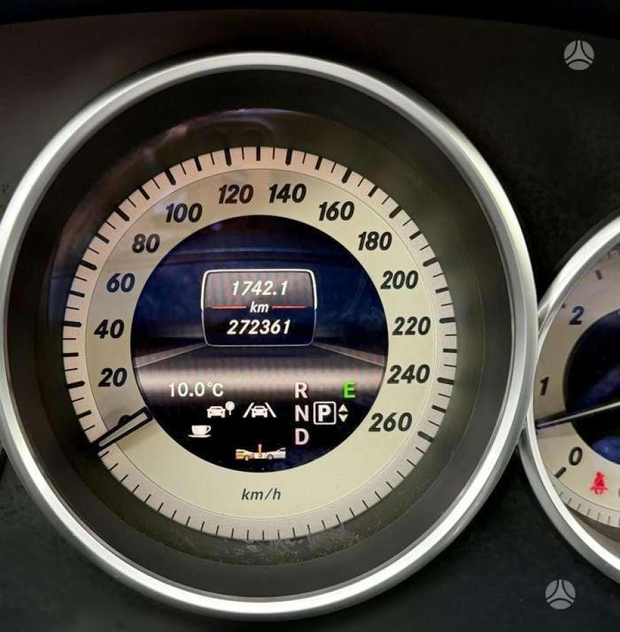 Grey Mercedes-Benz CLS 350 2013 in Siauliai, with an engine capacity of 2.99 L and mileage of 272 thousand km for 9999 €, photo 38 on AUTOMOTO.COM.LV