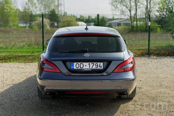 Pelēks Mercedes-Benz CLS 350 2015 Rīga, ar dzinēja tilpumu 3.00 L un nobraukumu 0 tūkst. km par 18990 €, foto 5 vietnē AUTOMOTO.COM.LV