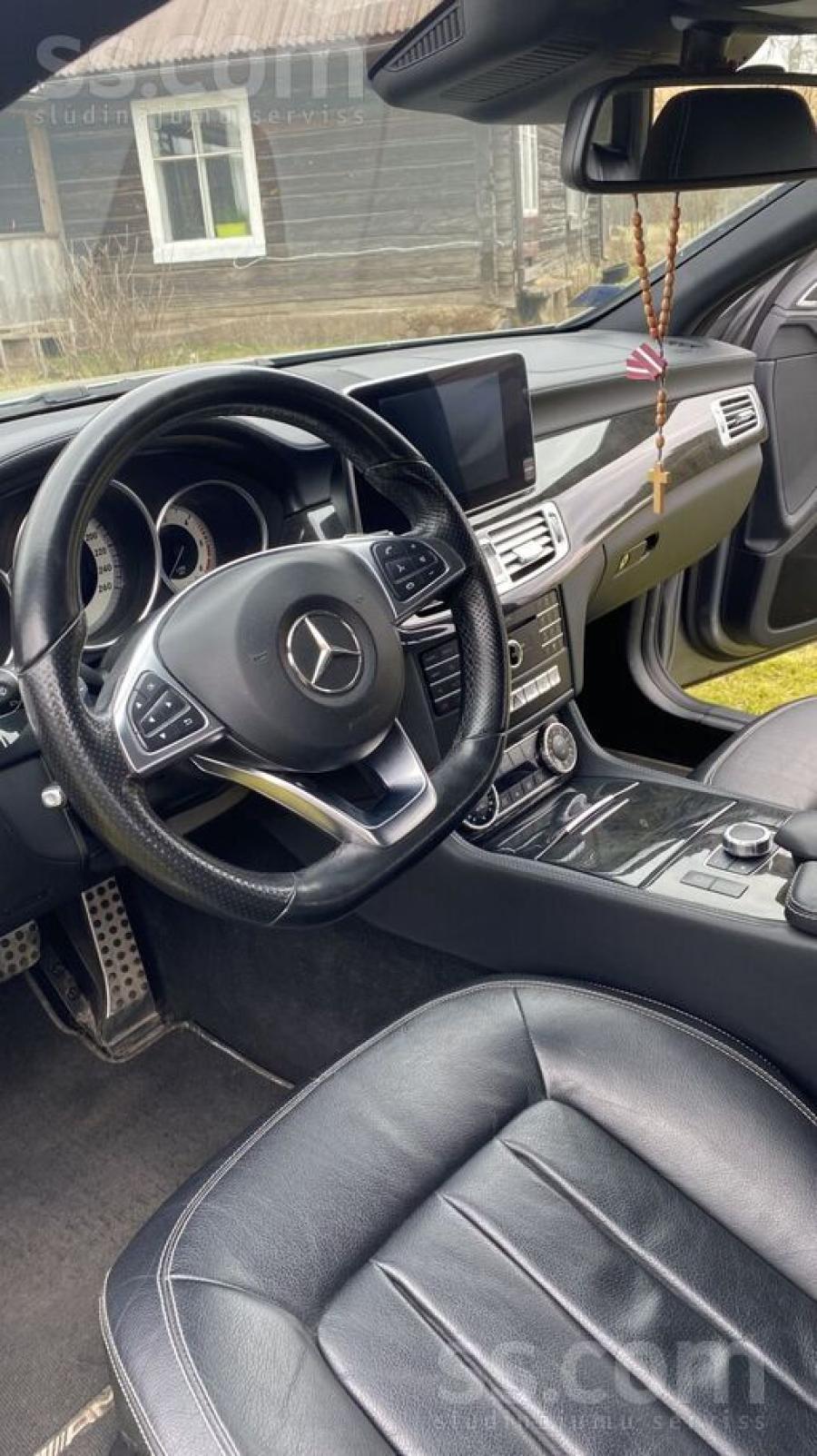 Grey Mercedes-Benz CLS 350 2015 in Riga, with an engine capacity of 3.00 L and mileage of 210 thousand km for 18500 €, photo 5 on AUTOMOTO.COM.LV
