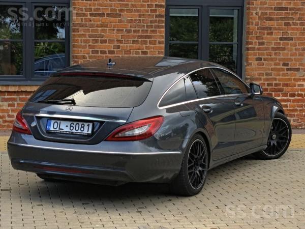 Grey Mercedes-Benz CLS 350 2015 in Riga, with an engine capacity of 3.00 L and mileage of 263 thousand km for 14870 €, photo 8 on AUTOMOTO.COM.LV
