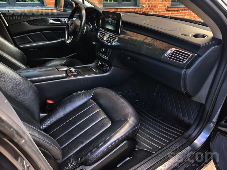 Pelēks Mercedes-Benz CLS 350 2015 Rīga, ar dzinēja tilpumu 3.00 L un nobraukumu 263 tūkst. km par 14870 €, foto 12 vietnē AUTOMOTO.COM.LV