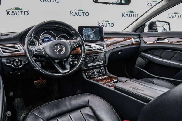 Grey Mercedes-Benz CLS 350 2015 in Kaunas, with an engine capacity of 3.00 L and mileage of 248 thousand km for 17390 €, photo 7 on AUTOMOTO.COM.LV